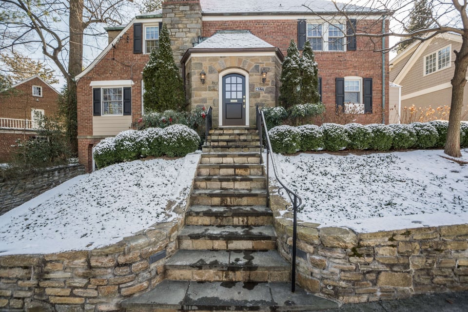 Spring Valley | Neighborhood Guide | Michael Seay Jr.