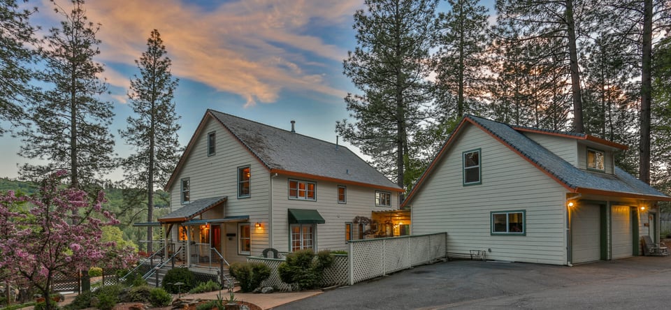 Pleasant Valley | Neighborhood Guide | Patrick Smith