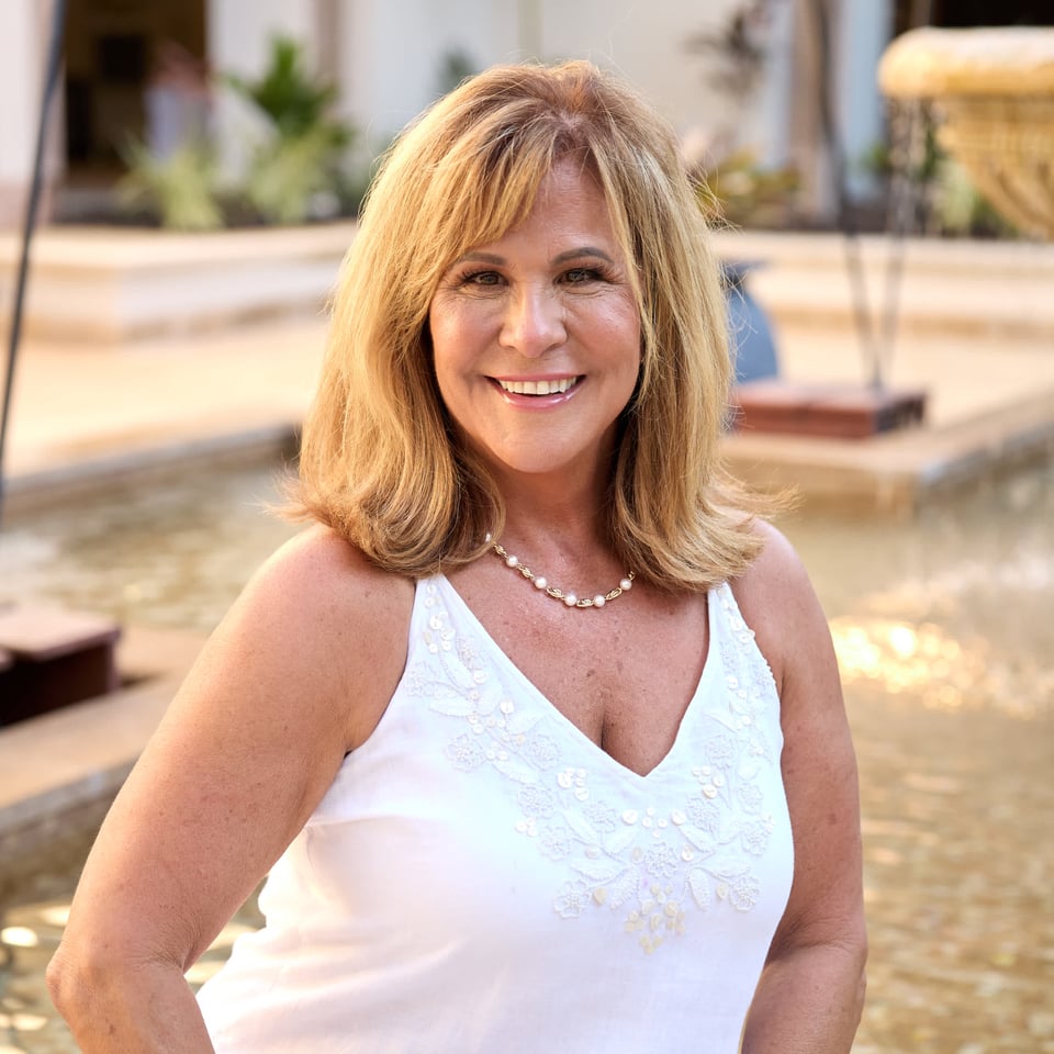 Kelly Valenzuela - Specialist | Hawaii Development Group