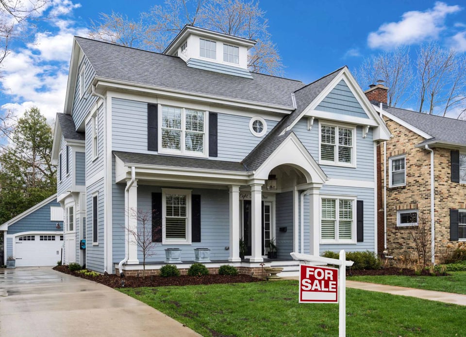 Milwaukee Mortgage Rates Dip | Luxury Specialists