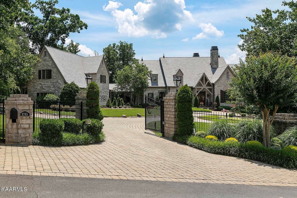 3765 Jackson Bend Drive | Angie Riedl