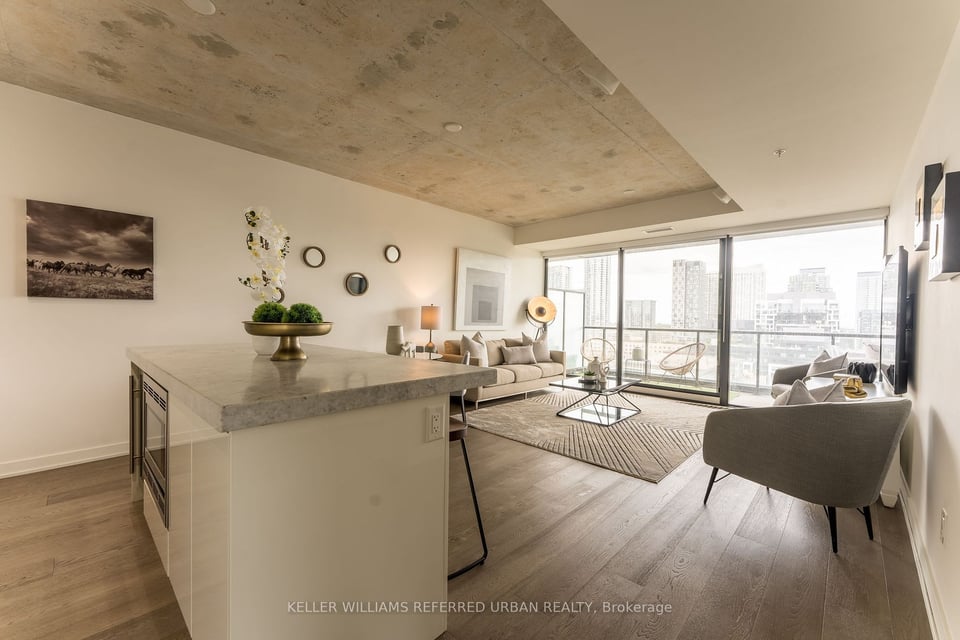 THOMPSON RESIDENCES | Toronto Real Estate | Penthouse Queen