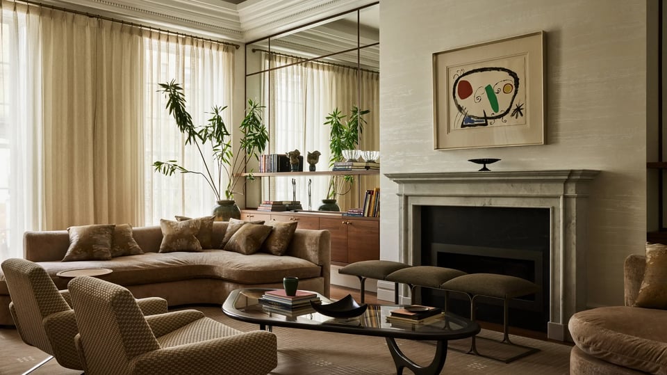 This Rambling Chelsea Townhouse Conveys Intimate Serenity Through ...
