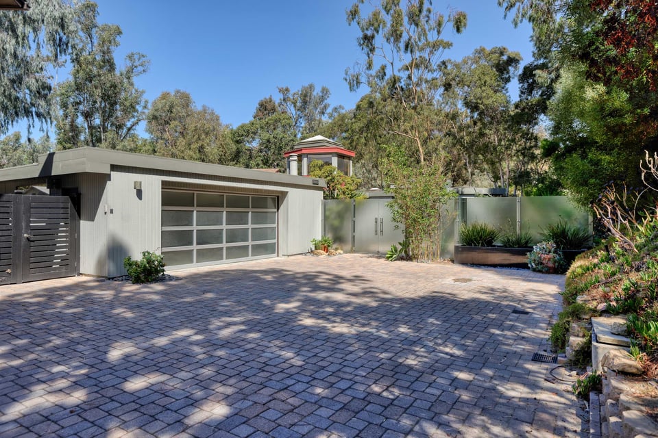 3003 N Arroyo Dr