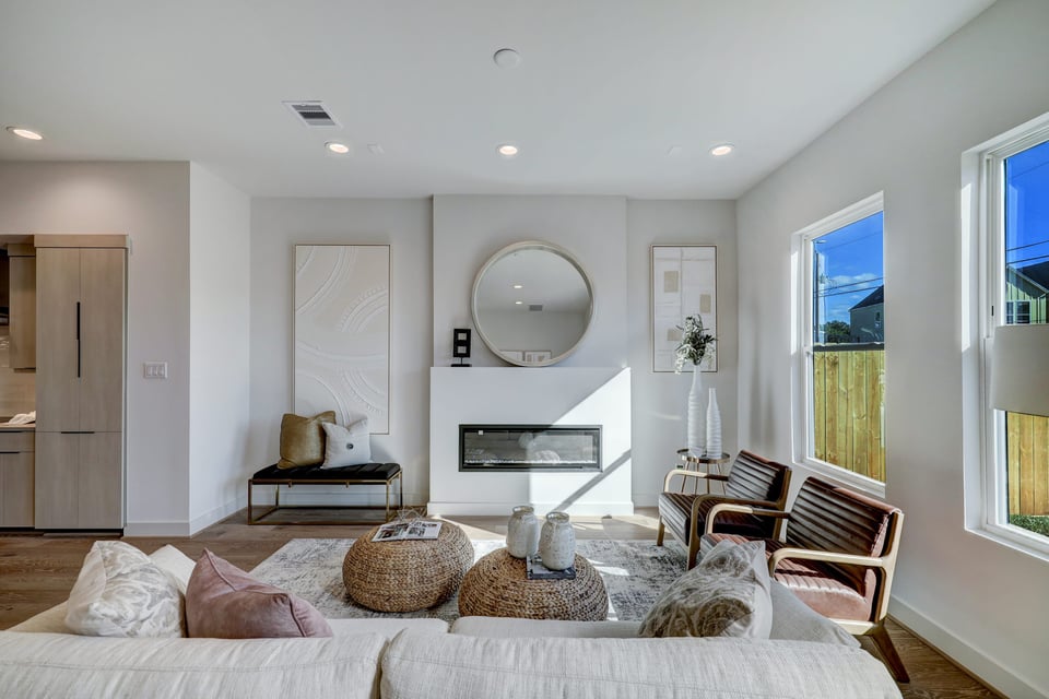 A Step by Step Guide to Choosing and Hanging Wall Décor