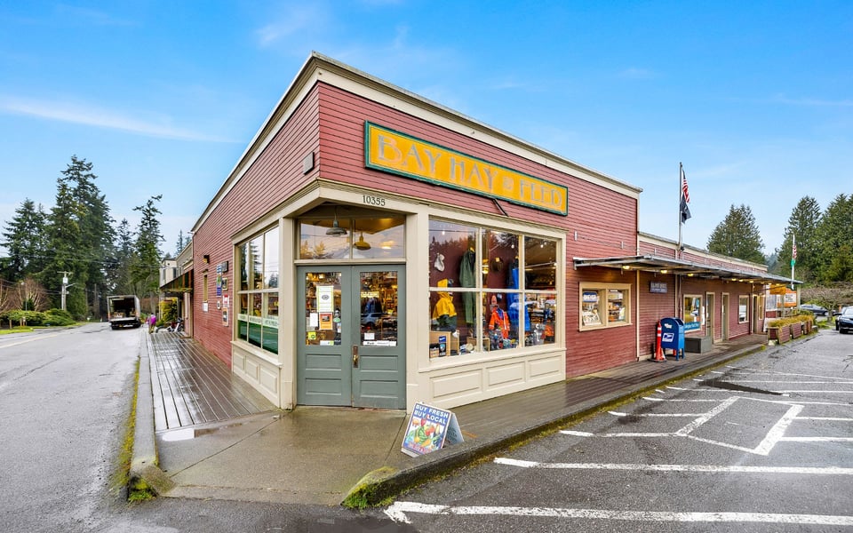 Rolling Bay | Neighborhood Guide | Amy McFarland Team