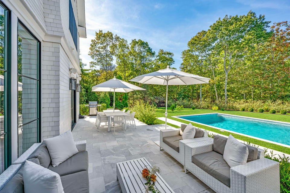 28 Georgica Woods Ln