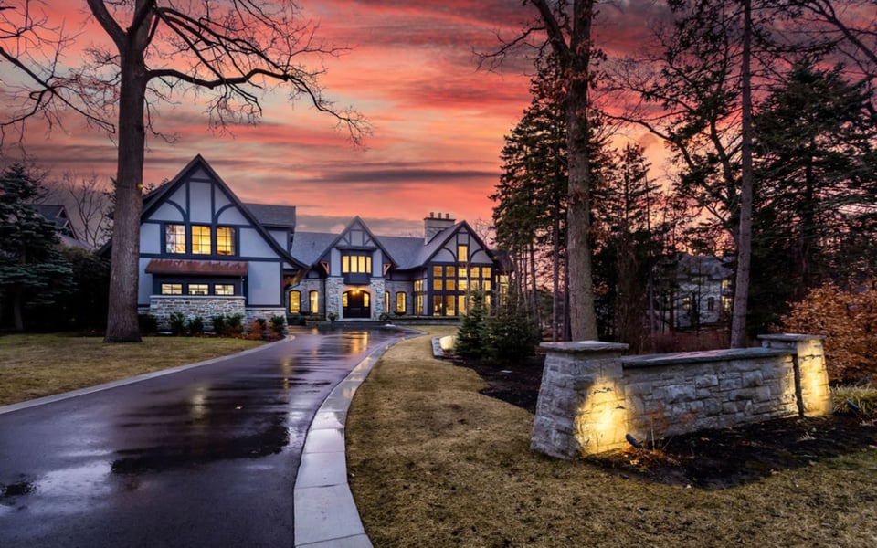 Mineola | Neighbourhood Guide | The Papousek Team