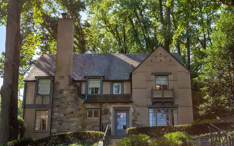 Wesley Heights | Neighborhood Guide | Russell Firestone
