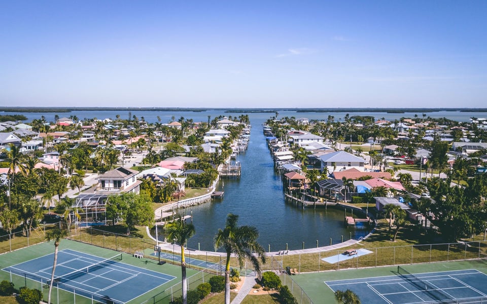 Fort Myers | Neighborhood Guide | Yakelin Gonzalez