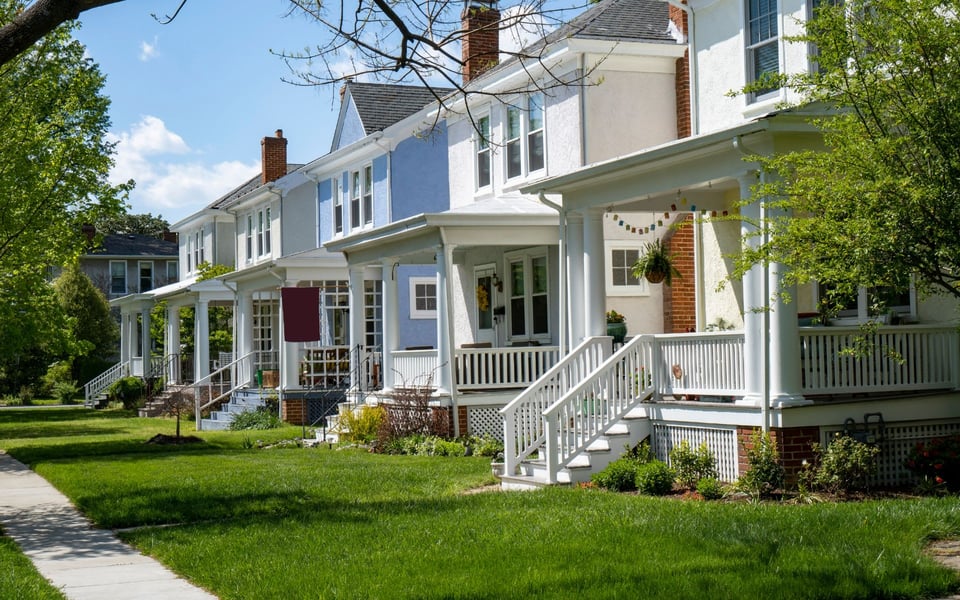 Lyon Village Neighborhood Guide | Arlington Experts