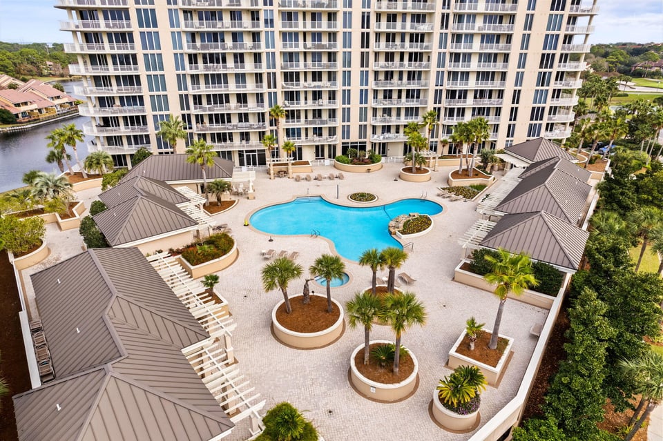 One Beach Club | Neighborhood Guide | Brad Hilderbrand