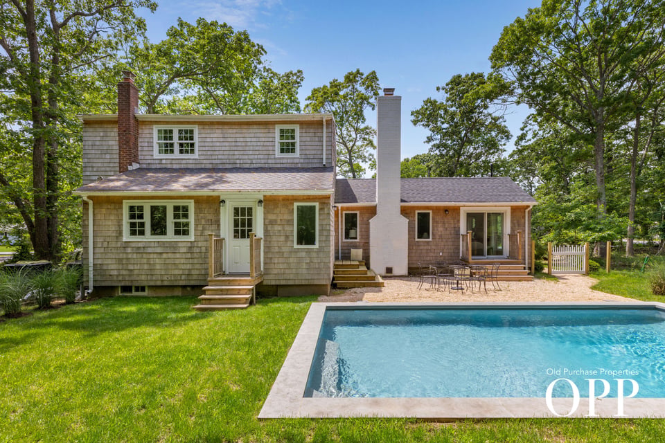 MOVE-IN READY COLONIAL ON 0.75-ACRE PROPERTY
