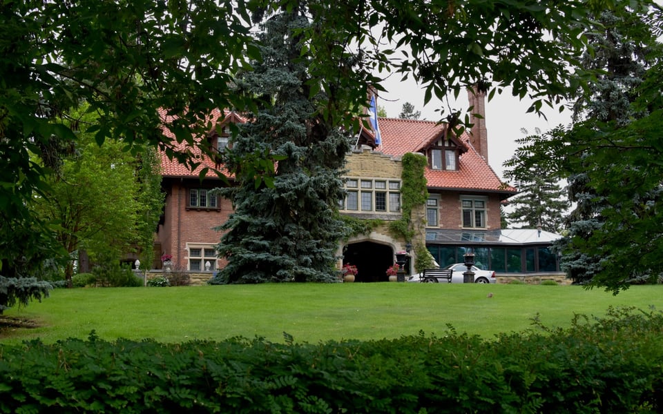 Mount Royal | Neighbourhood Guide | Luxury Edmonton