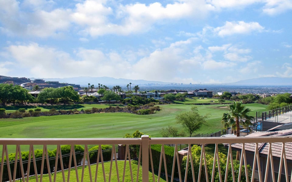 Guide to MacDonald Highlands: Get To Know The Community and Its ...