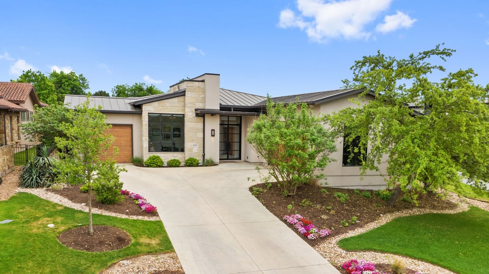 The Canyons at Amarra Drive | Lisa & Susan Residential Group