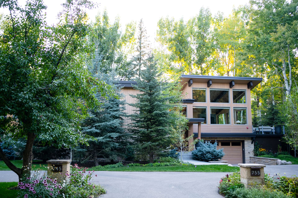 Cemetery Lane | Neighborhood Guide
