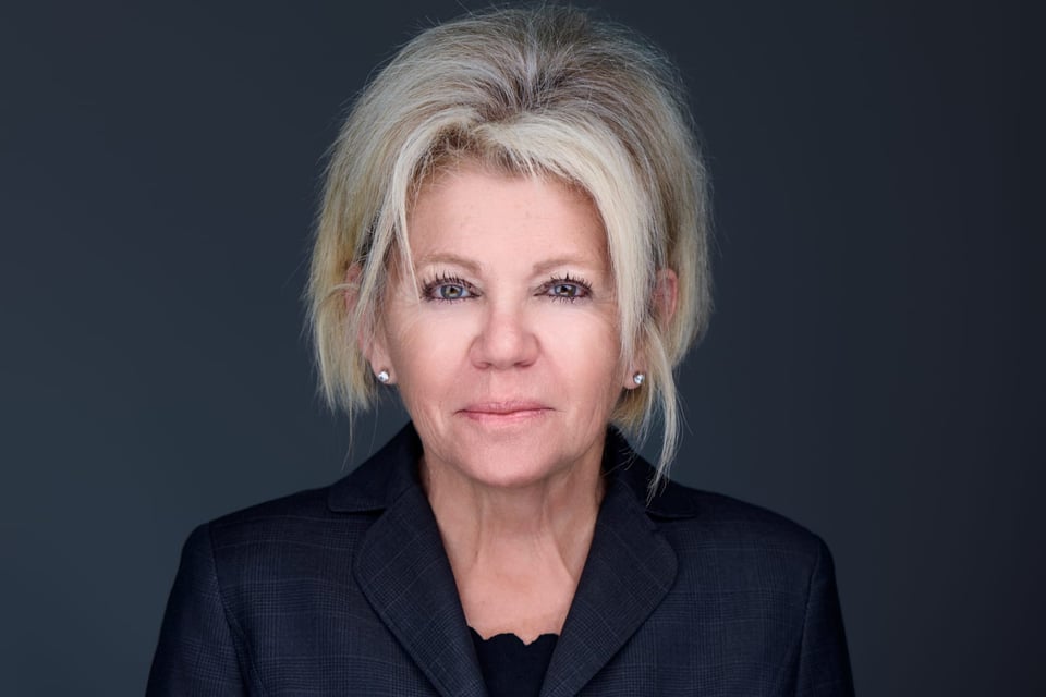 Debbie Zyskowski, Debra Zyskowski, Bediz Group, Bediz Group Beach to ...