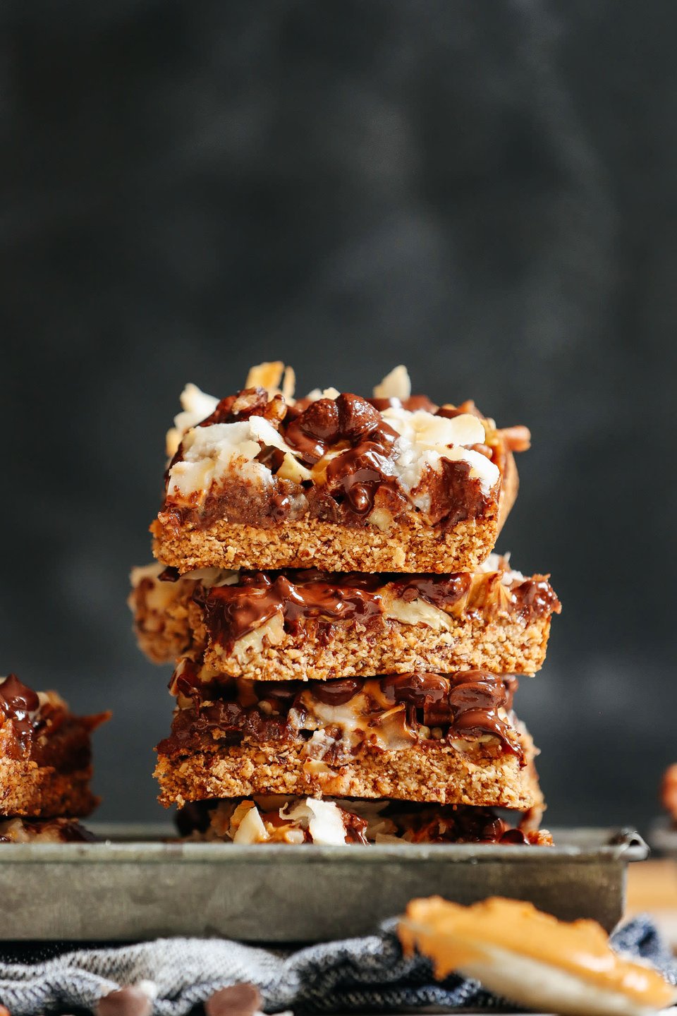 Chelsea's '7-Layer Vegan Dessert Bar' Recipe | Mala Sander