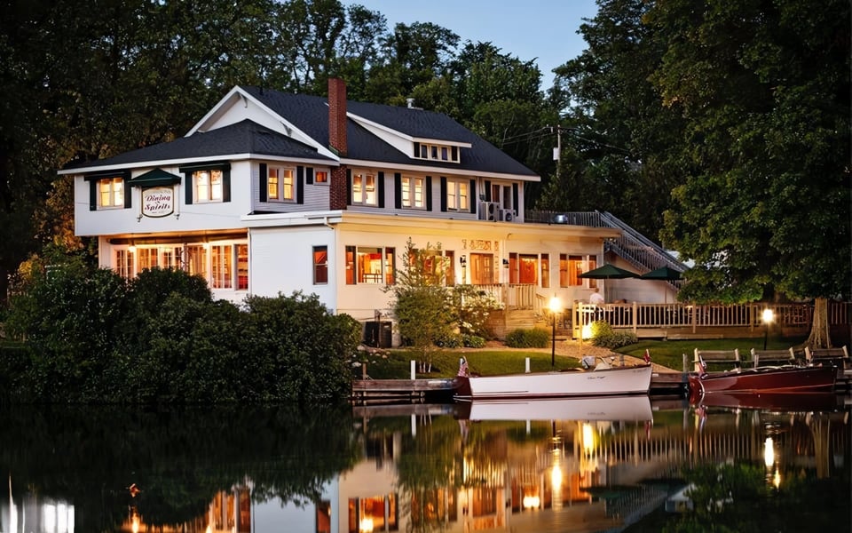 Escape to Leland: A Hidden Gem in Michigan | Blog | Robin Vilter
