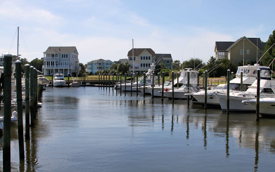 Bay Colony Area Guide - Reamie Tabin