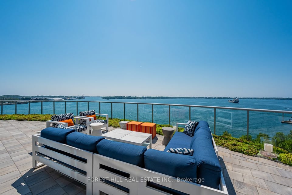 1 Edgewater Dr 716