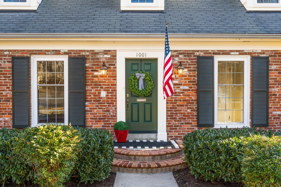 Waynewood, VA Real Estate | Neighborhood Guide & Homes