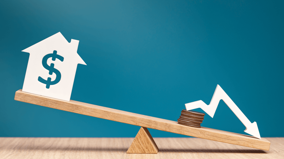 Pricing strategies for selling a home - When to lower listing price ...