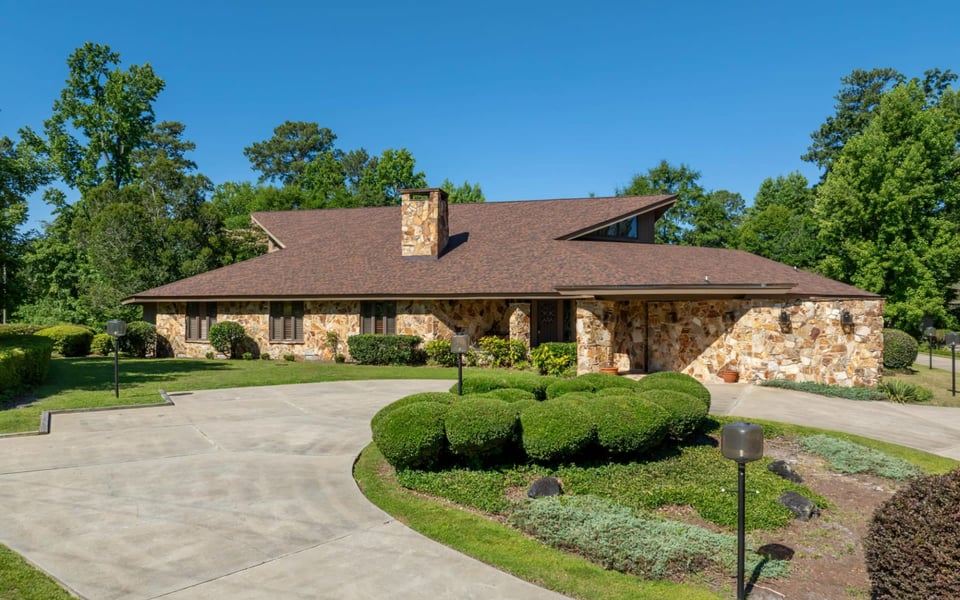 10 Best Ways To Improve Your Home's Curb Appeal | Blog | Better Homes ...