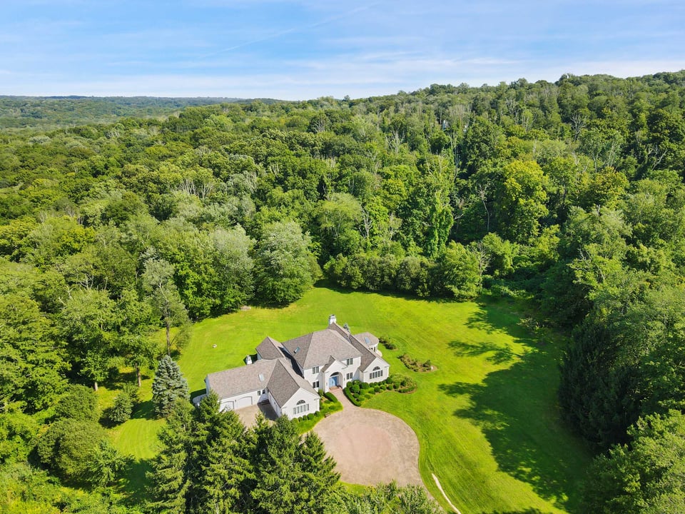 44 Paddock Lane | Bedford, NY 10506 | 4 Beds, 3.5 Baths