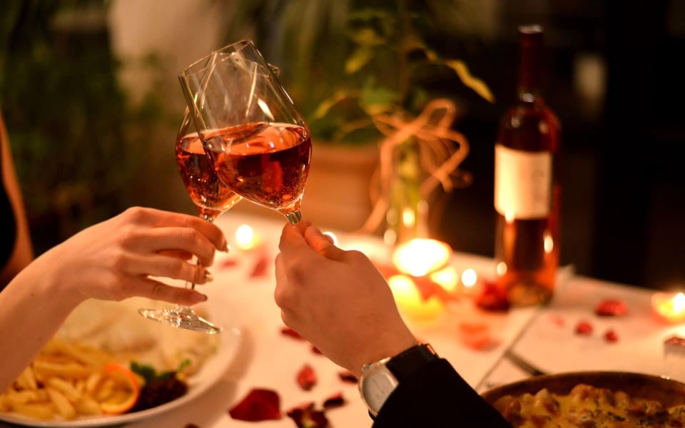 8 Romantic Dinner Date Spots in Buford
