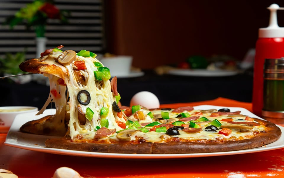 Explore Red Rock Pizza in Las Vegas – Flavorful Dining with Jim ...