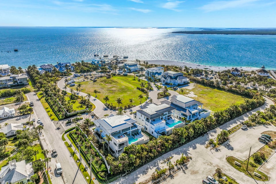 Hill Tide Estates | Neighborhood Guide | Maryjo Pigott