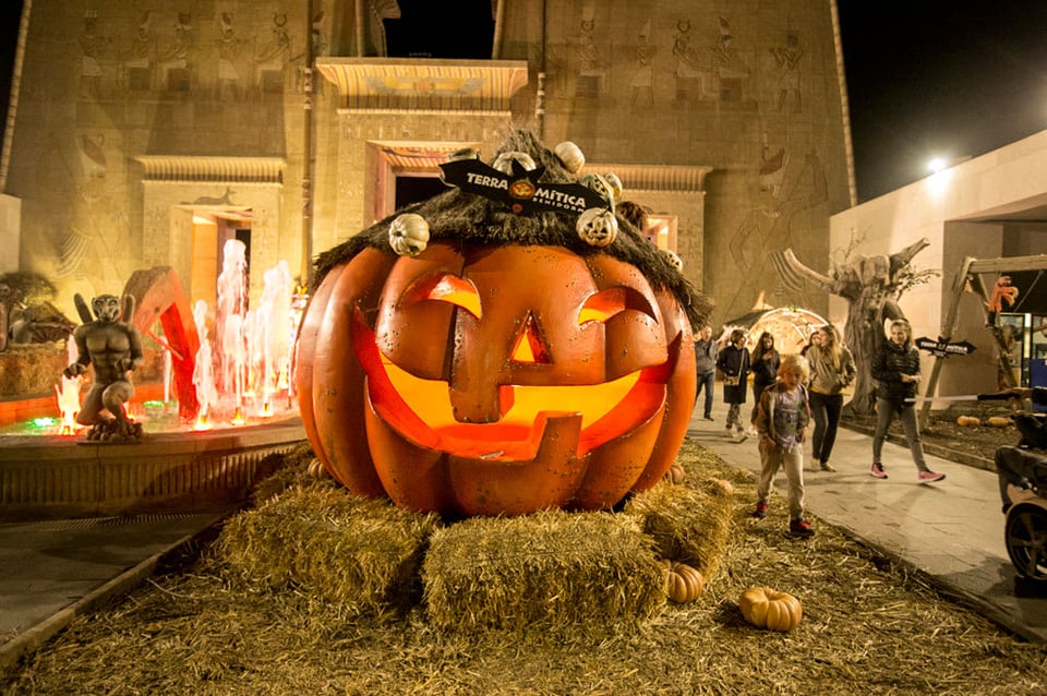 Halloween - Las Vegas - huntington & ellis