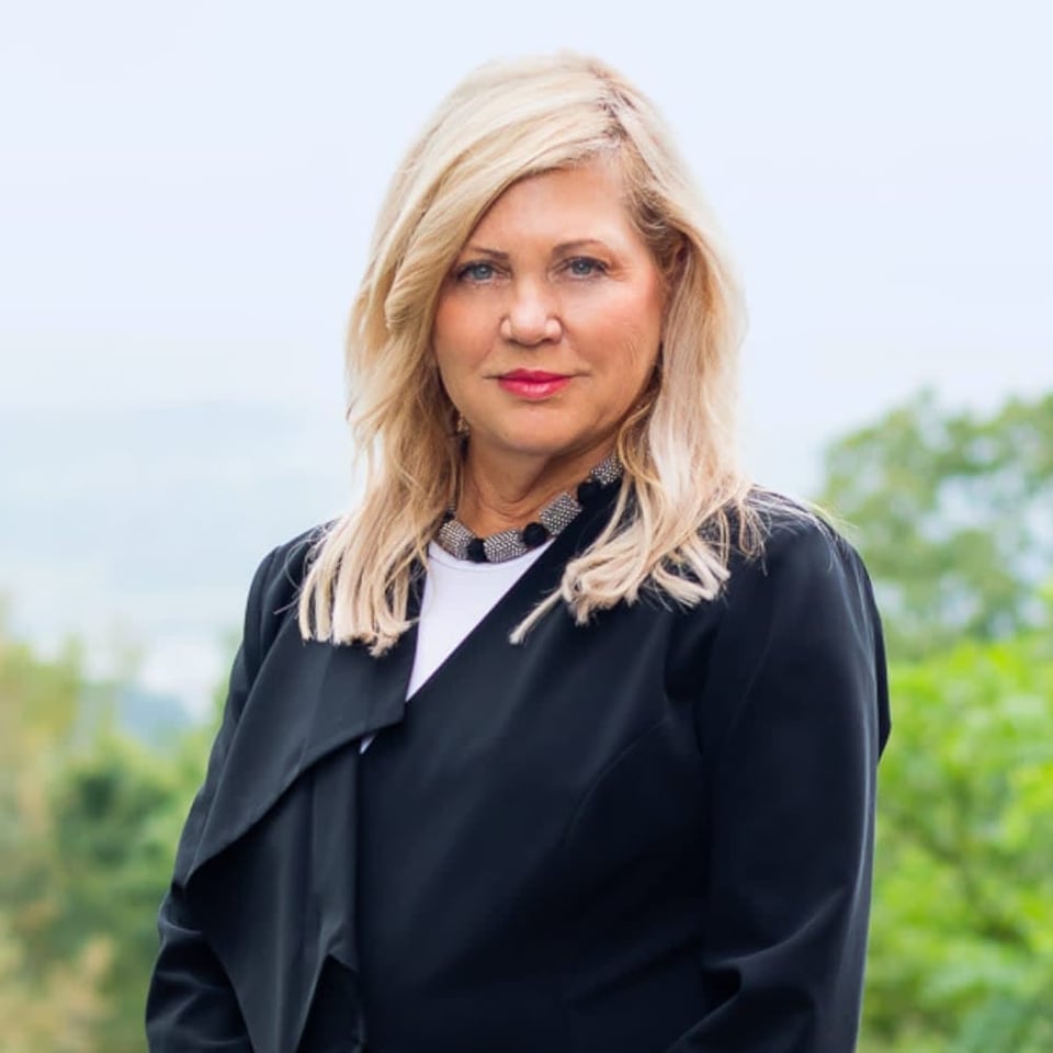 Lisa Bouchard Hoe | TKG Real Estate - Principal Broker