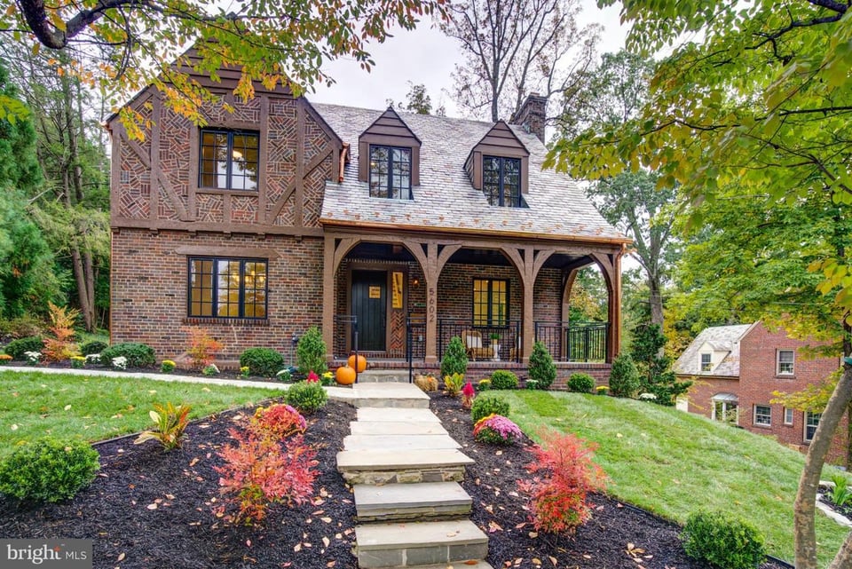 Explore the Charming Neighborhood of Greenwich Forest