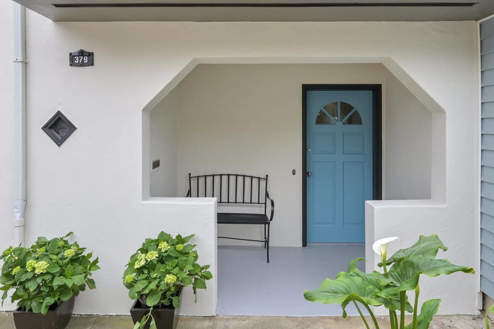 Get to know Sunnyside. ROOM TO ROAM - Legacy Real Estate