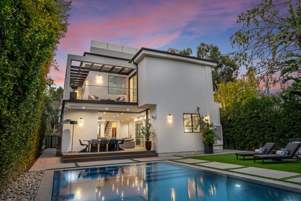 Greenleaf Plaza - Luxury Mansion