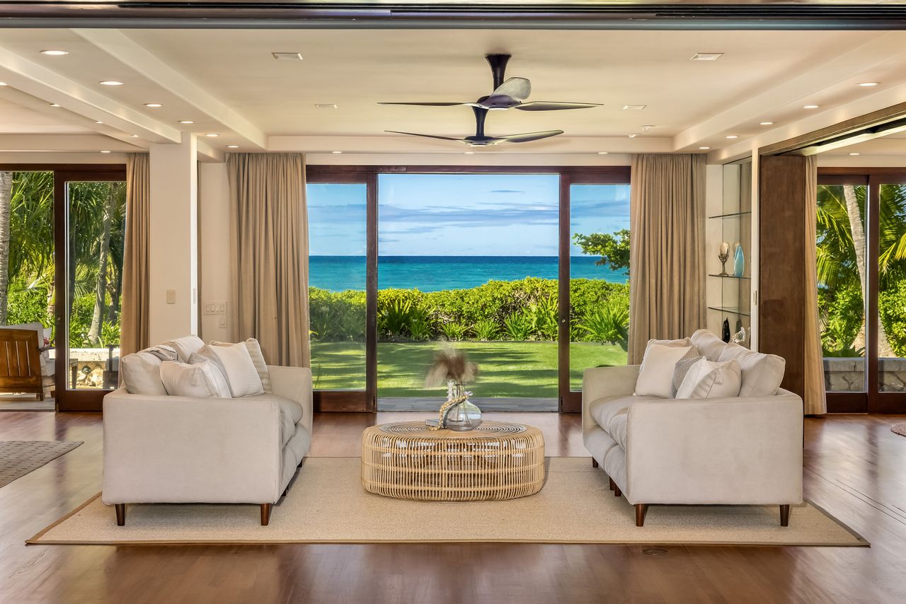 Welcome to PuʻUhonua | Meet Anne Oliver | Real Estate Agent