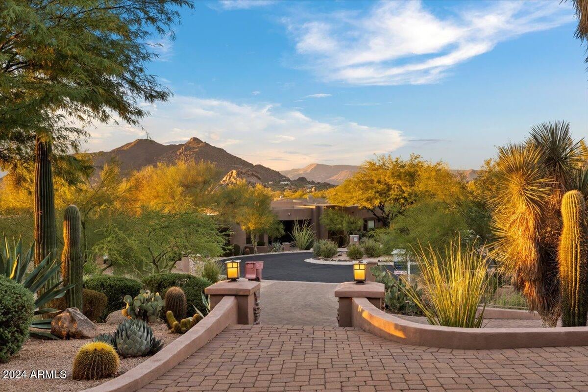 Carefree Real Estate | Jeff Barchi, Top REALTOR | RE/MAX Fine Properties