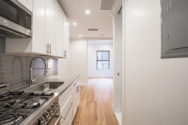 234 East 24th Street Unit: 5RW