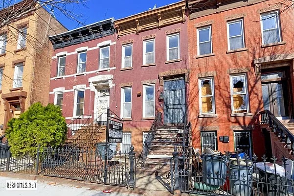 915A Lafayette Avenue