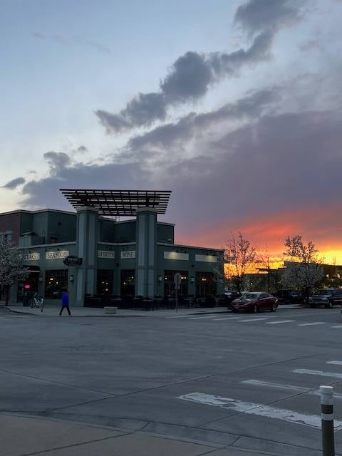 Bown Crossing | Neighborhood Guide