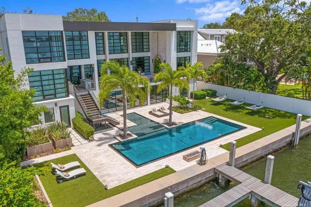 Jennifer Zales | #1 Tampa Bay Real Estate Agent