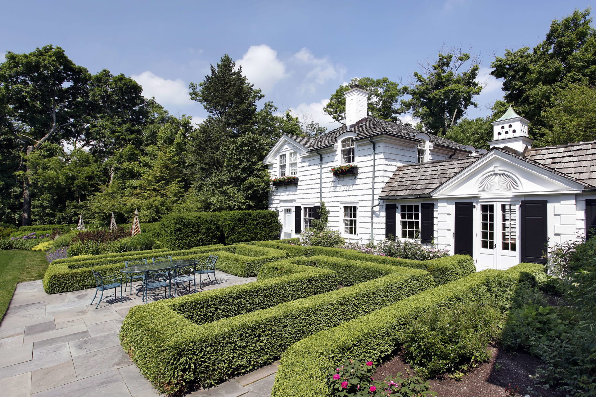 Active Real Estate Listings: Frida's Properties in Alexandria, Northern ...