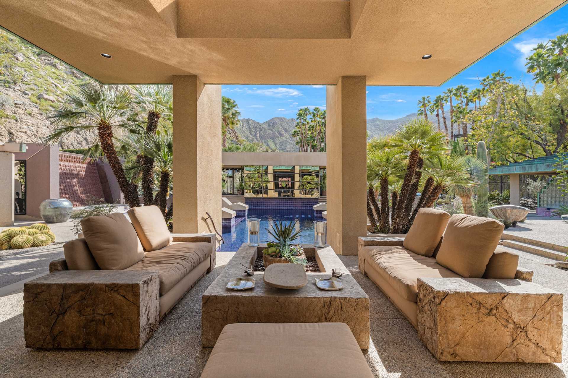 Home Buyers Guide | Laura Barry Luxury Estates | Barry Estates®