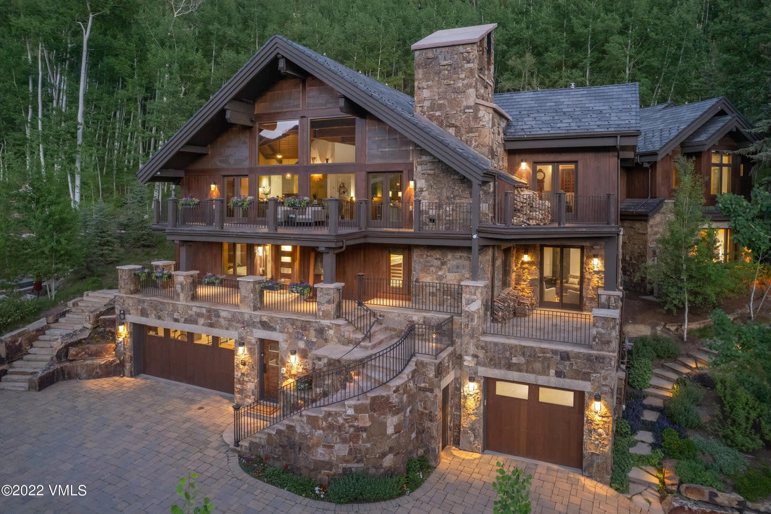 Vail, CO Real Estate – Discover Luxury Homes with DeDe
