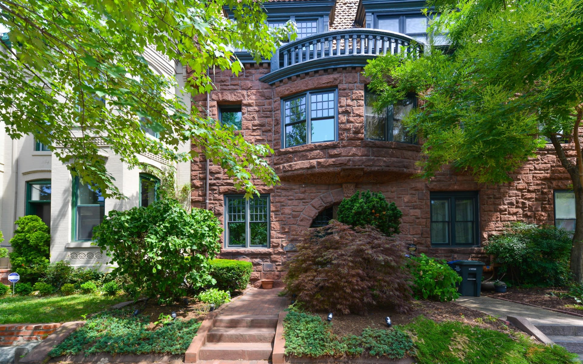 Capitol Hill Real Estate Agents & Realtors | Jeanne Phil Meg Team