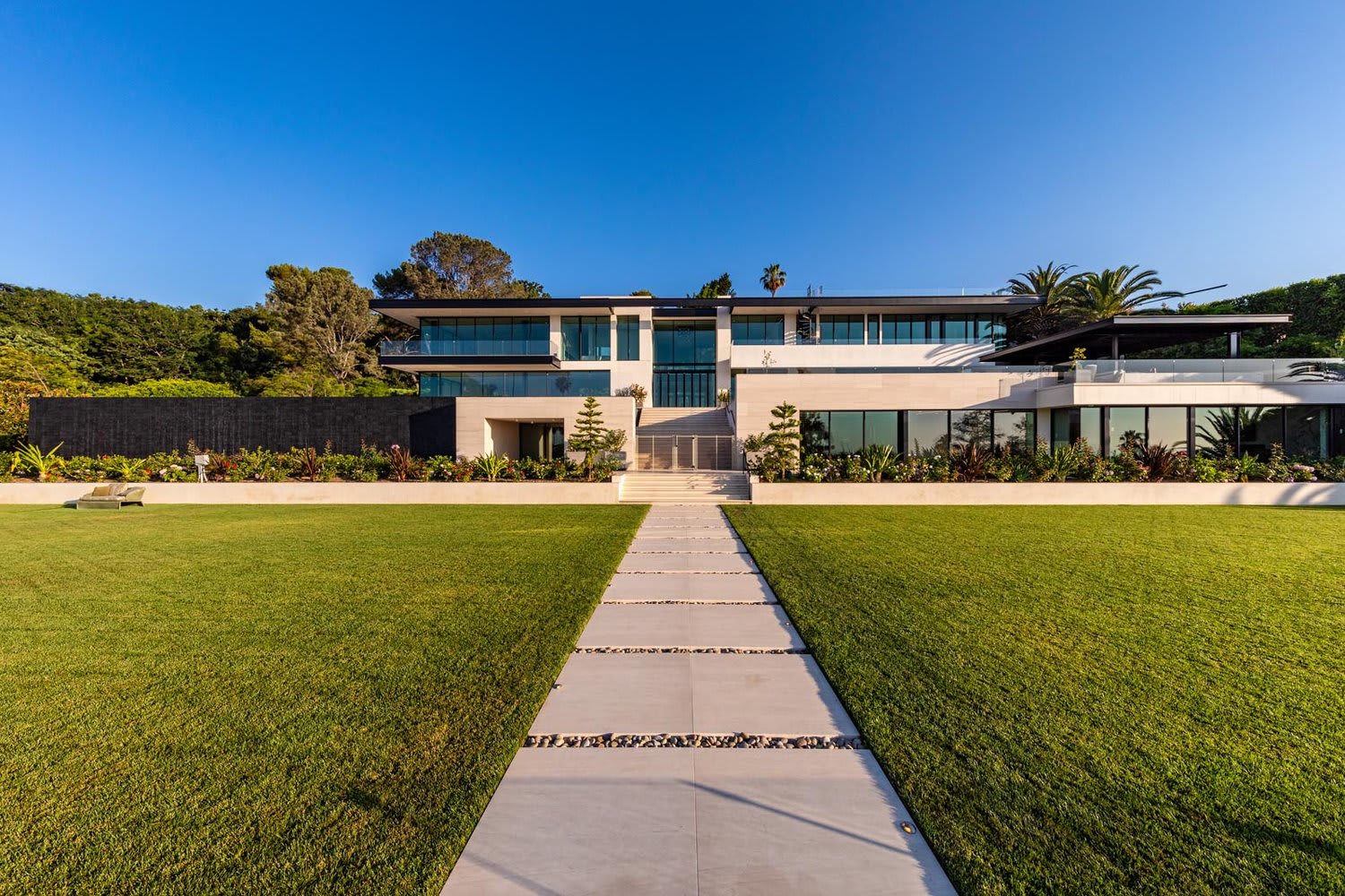 The Beach Cities, CA Real Estate & Homes for Sale