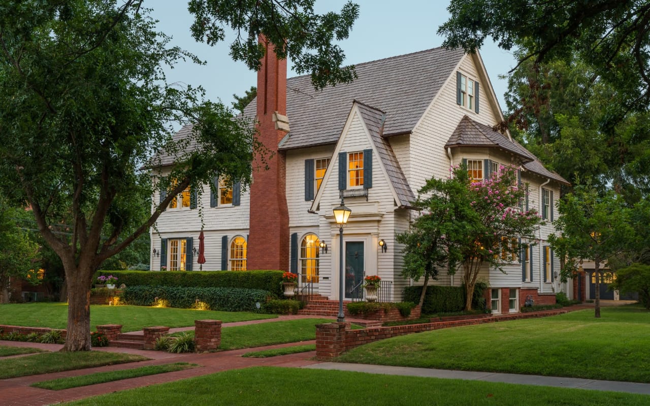 Nichols Hills, OK Real Estate - Nichols Hills Homes for Sale | Jennifer ...